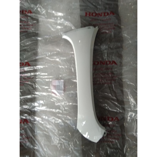 Jual cover L front sayap kiri Scoopy donat 2017 -2020 putih glosy ...