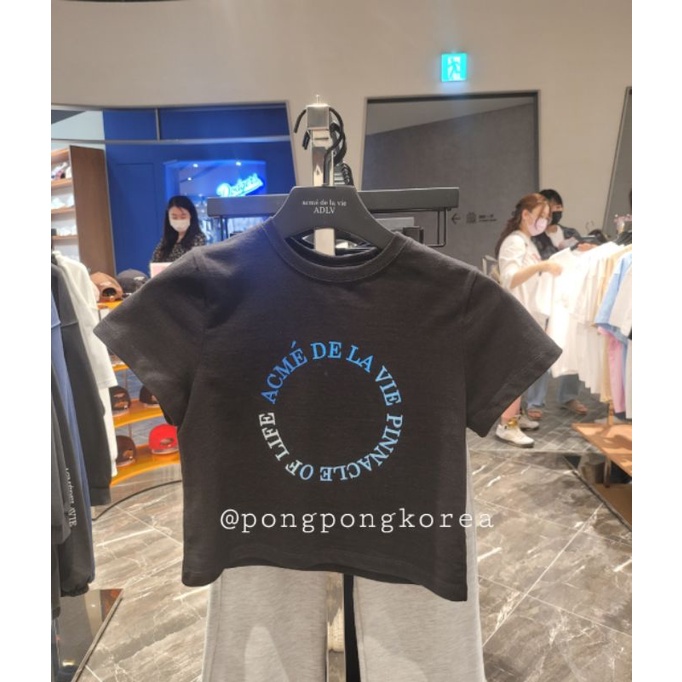 Jual Adlv X Lisa Circle Logo Artwork Crop Top Short Sleeve T-Shirt 39. ...