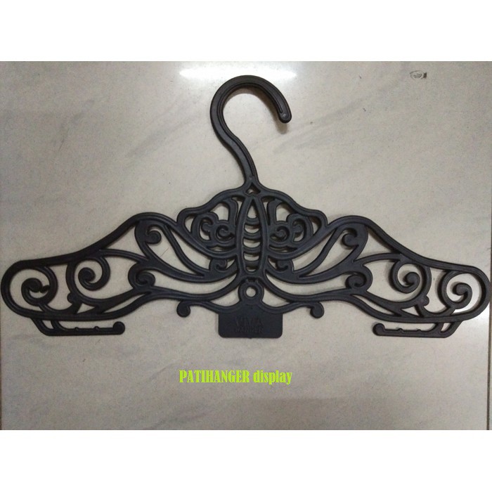 Jual Hanger Batik Hitam Pink dan Putih / Kupu Kupu Butik Putih Hitam ...