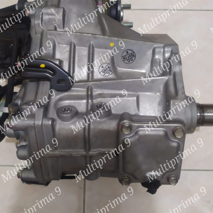 Jual Transfer Case Assy Komplit Toyota Fortuner VRZ 4X4 2GD Matic 36100 ...