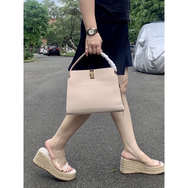 Jual Pedro Croco Embossed Leather Top | Shopee Indonesia