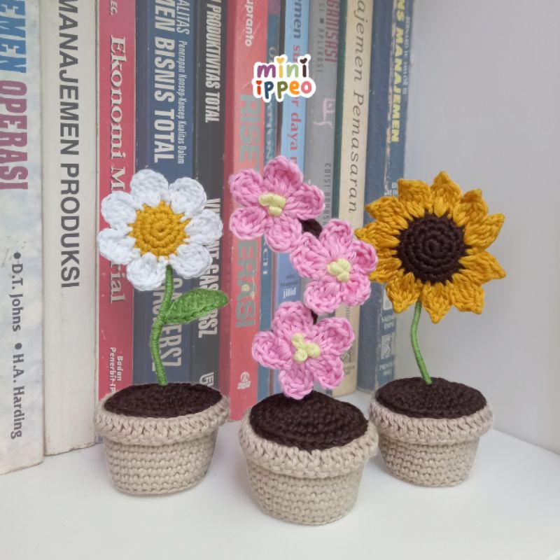 Jual crochet mini flower|| bunga rajut mini hiasan meja | Shopee Indonesia
