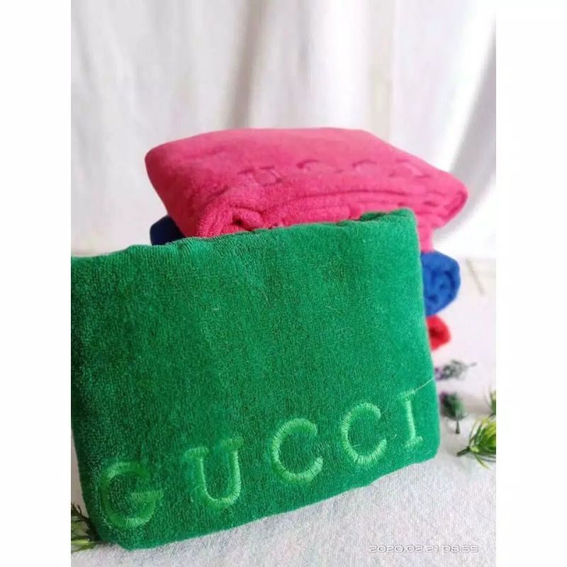 Jual HANDUK MANDI PANTAI POLOS GUCCI MAESTRO POLOS | Shopee Indonesia