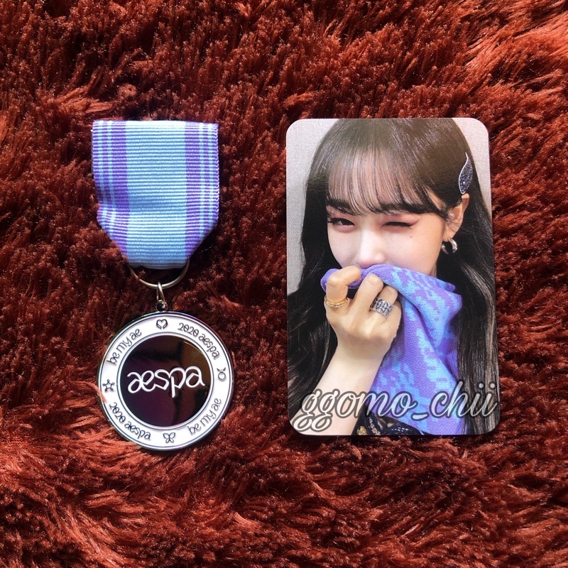 Jual [booked] Giselle aespa emblem badge smcu express unsealed fullset ...