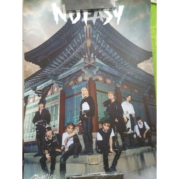 Jual Poster Stray Kids Noeasy official | Shopee Indonesia