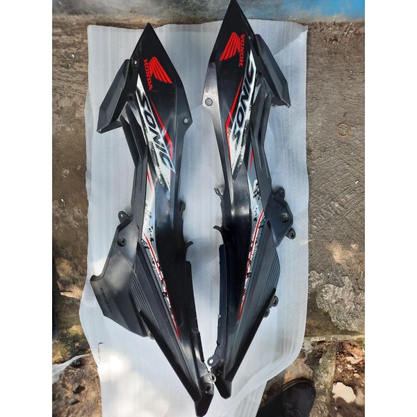 Jual Sayap tebeng samping Sonic 150 R fi led original copotan Cover ...