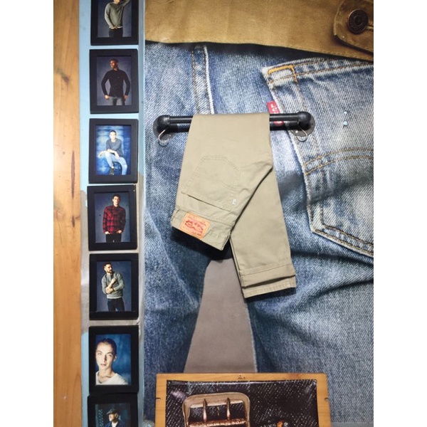 Jual Levi's Slim White Tab | Shopee Indonesia