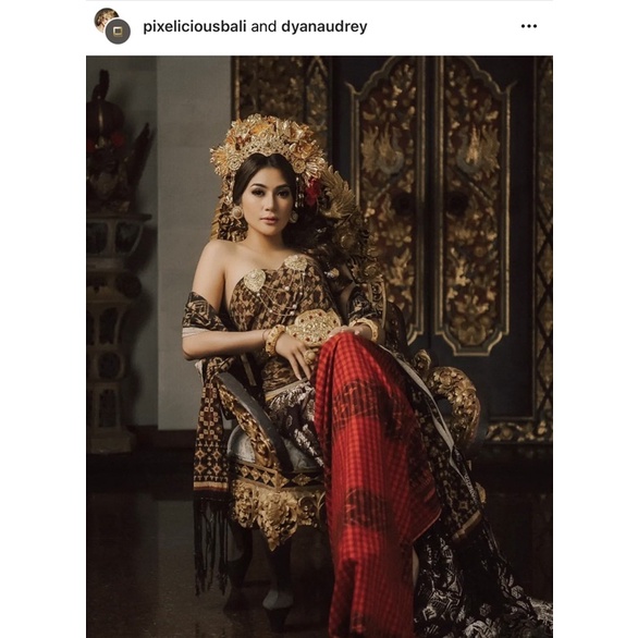 Jual Kain Kamen Celagi Manis Merah Bali Klasik | Shopee Indonesia