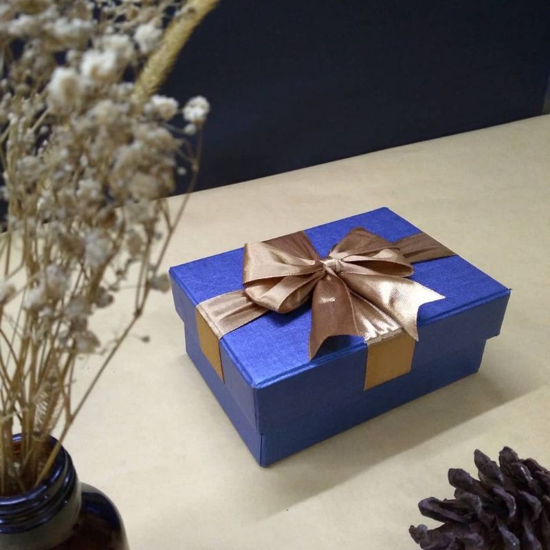 Jual kotak kado 12x9x4 cm berpita I kotak hadiah I hardbox | Shopee ...