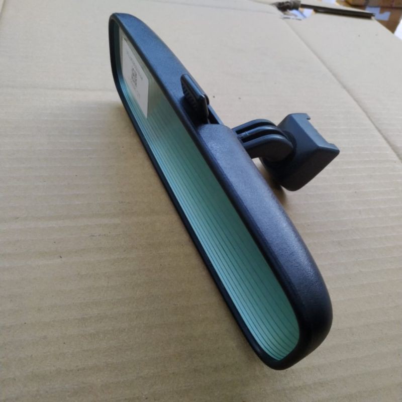 Jual kaca spion dalam tengah bagian depan Innova Fortuner original ...