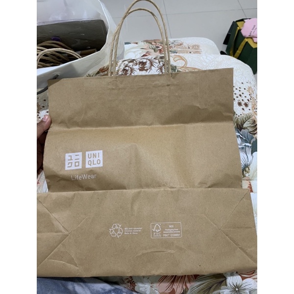 Jual paper bag uniqlo | Shopee Indonesia
