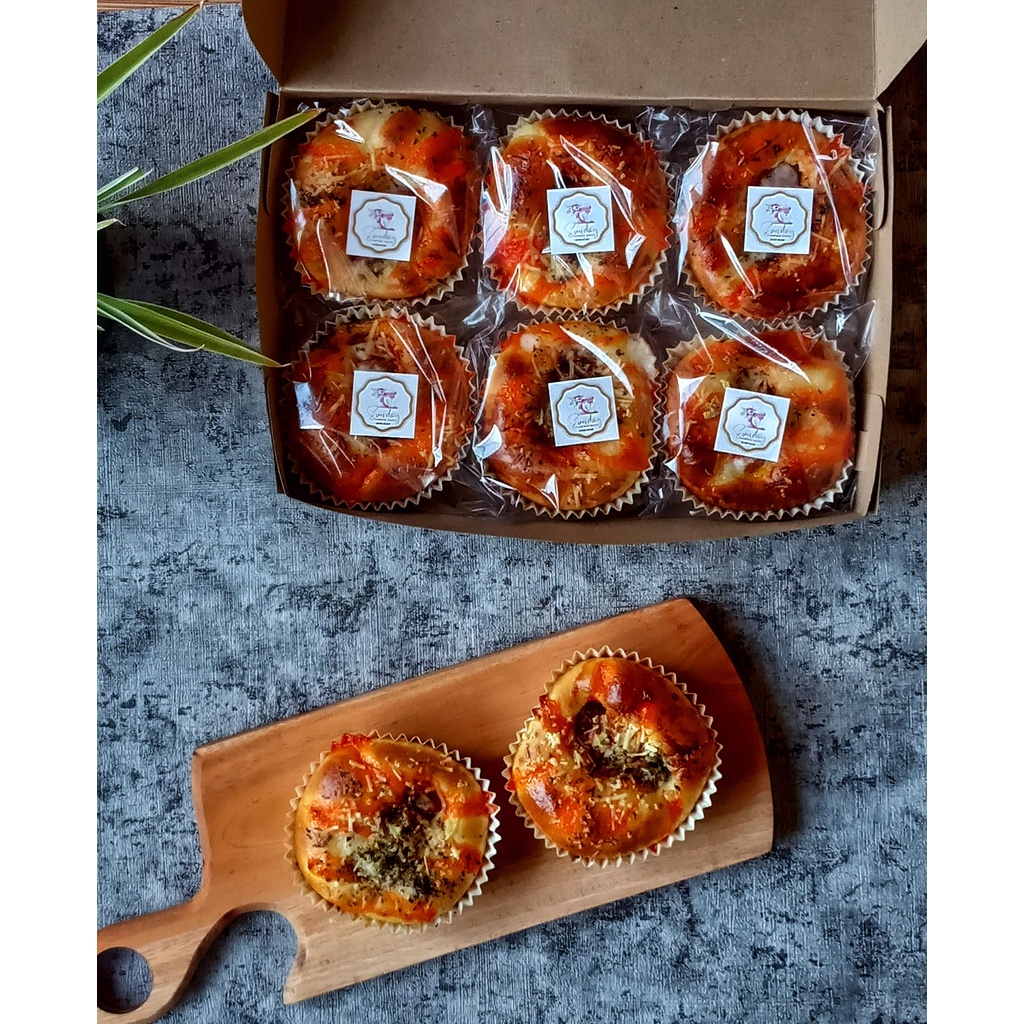 Jual Roti Sosis Bolognese/ Roti manis/ Roti asin/ Roti savory/ Roti ...