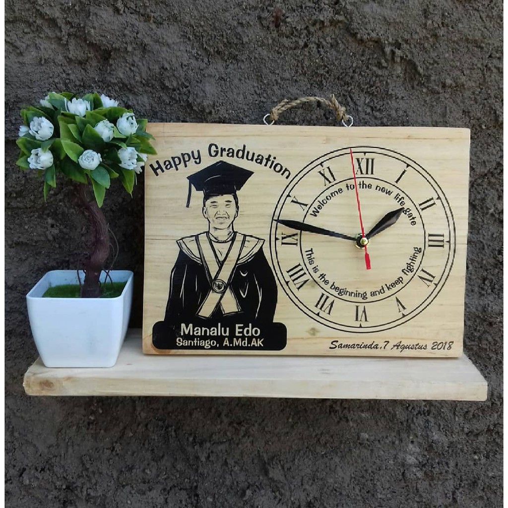 Jual Jam kayu kado wisuda dan ultah | Shopee Indonesia
