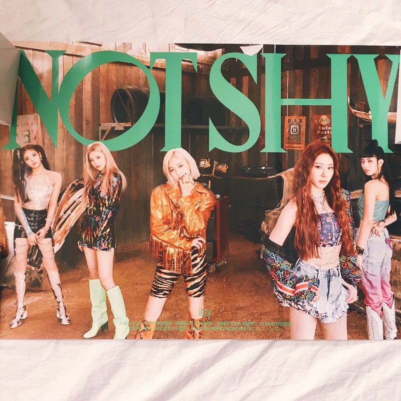 Jual ITZY NOT SHY ALBUM JYP UNSEALED POSTER YEJI RYUJIN CHAERYEONG ...