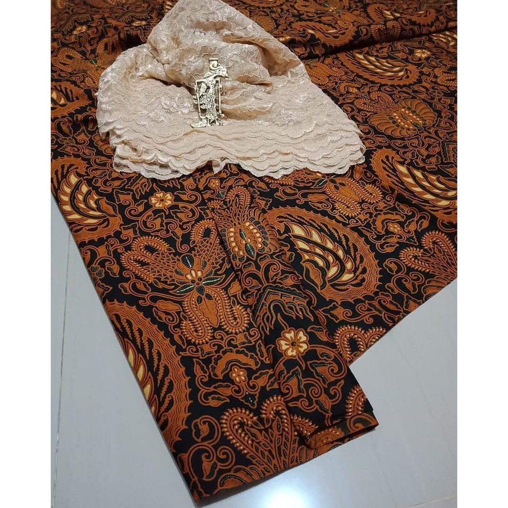Jual Kain Jarik Batik SOLO motif sogan srikaton | Shopee Indonesia
