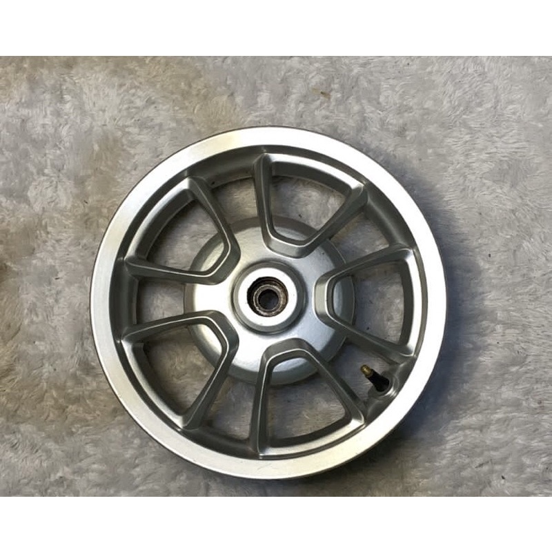 Jual Velg Belakang Yacht Silver/Grey Ori Original Vespa Primavera ...