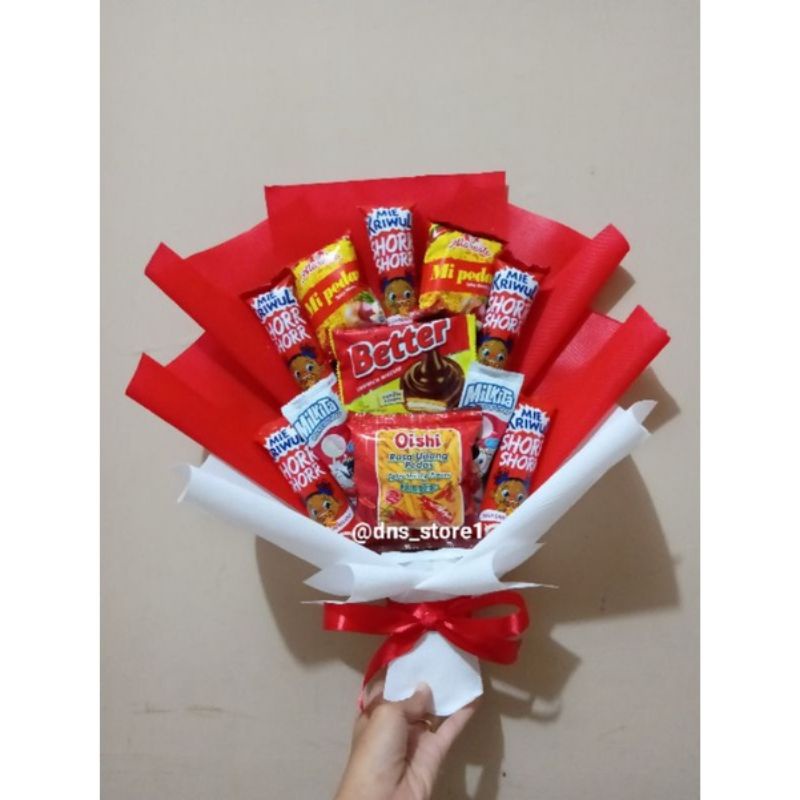 Jual Bucket snack wisuda / bucket snack ulangtahun (bisa request warna ...