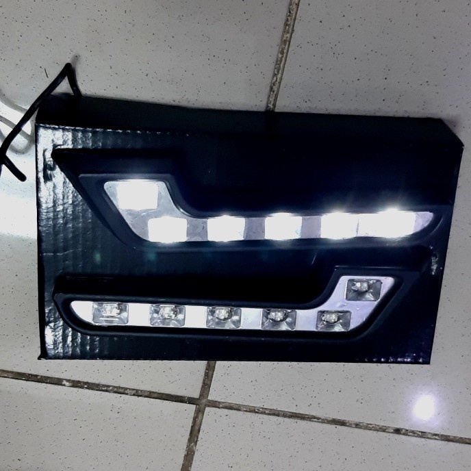 Jual lampu led mobil model L 6 led putih | Shopee Indonesia
