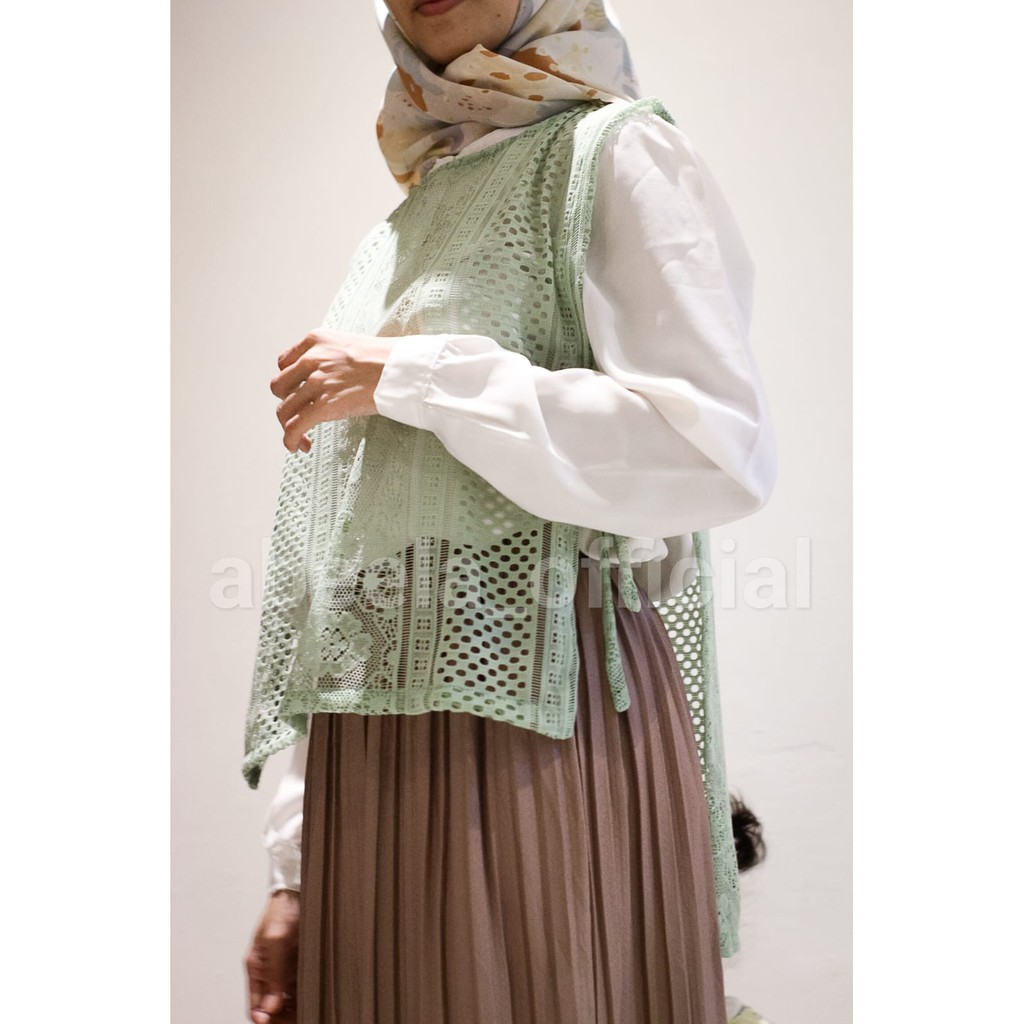 Jual VEST TALI BROKAT OUTER / ROMPI TALI BRUKAT / VEST LACE TALI BROKAT ...