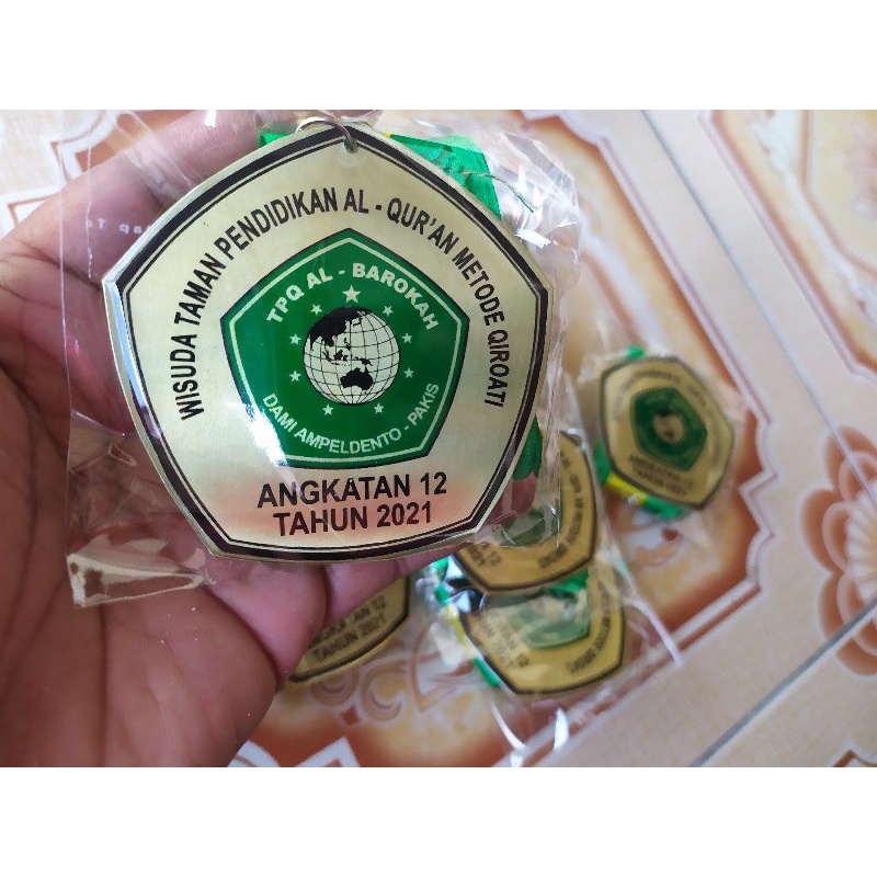 Jual Mendali Gordon Kalung Wisuda Bagus Kuningan Dan Akrilik Resin ...
