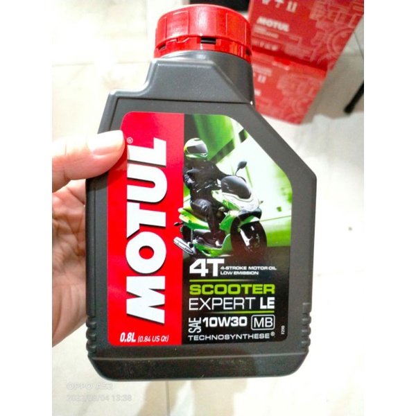 Jual Motul scooter expert le 10 w 30 isi 1 liter dan 800 ml oli mesin ...