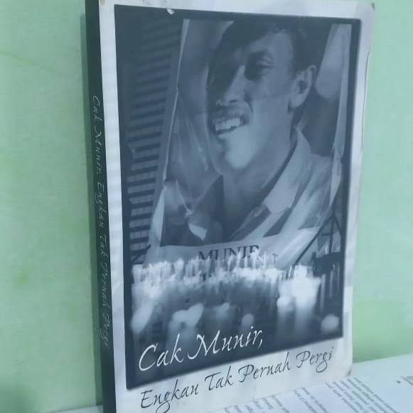 Jual CAK MUNIR ENGKAU TAK PERNAH PERGI - ORIGINAL LANGKA | Shopee Indonesia