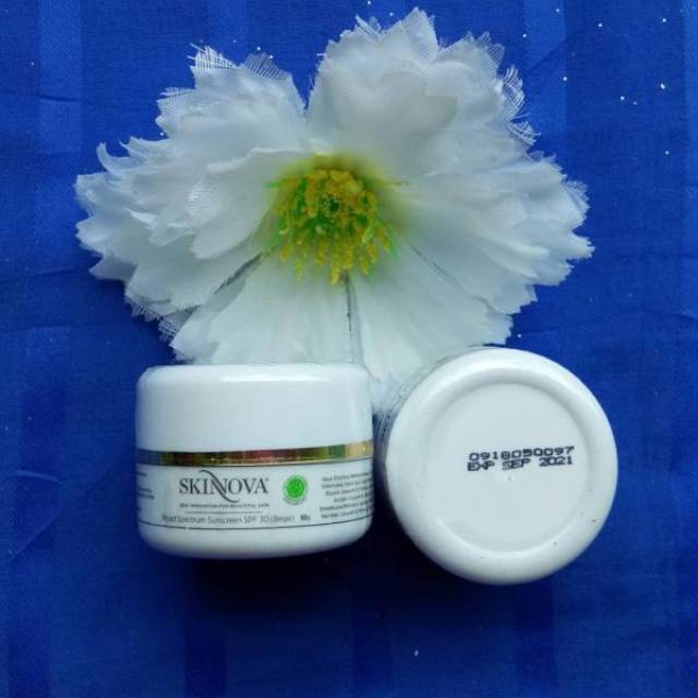 Jual SKINNOVA BROAD SPECTRUM SUNSCREEN SPF 30 BEIGE | Shopee Indonesia