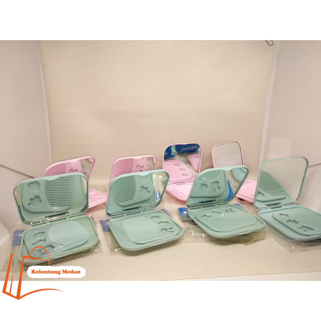 Jual CERMIN / KACA MINI SET SISIR CERMIN SET DORAEMON DAN HELLO KITTY ...