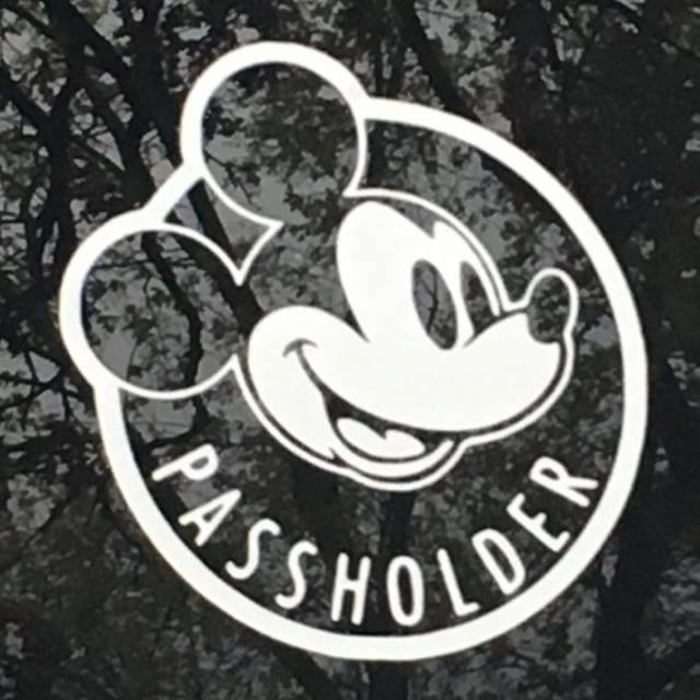 Jual Sticker Mickey Mouse Pass Holder Buat Kaca Mobil Body laptop Motor ...