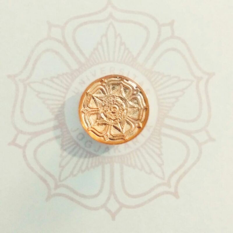 Jual kancing almamater UGM | Shopee Indonesia