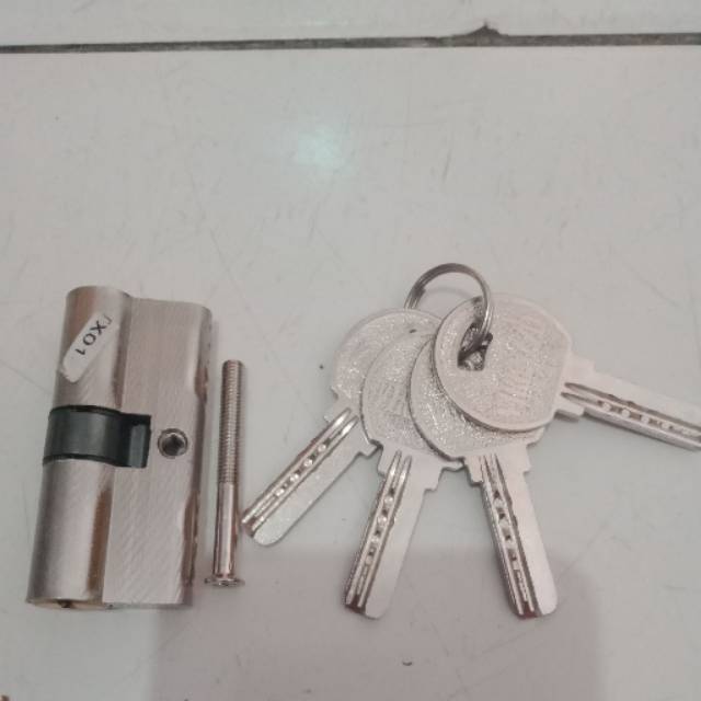Jual Silinder kunci pintu kecil ilinder jantung kuningan | Shopee Indonesia