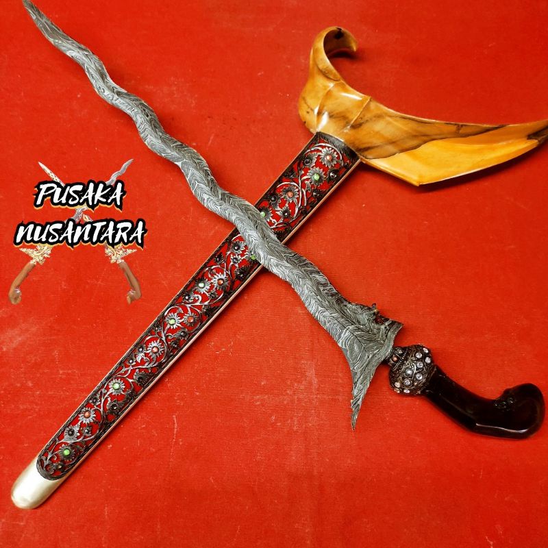 Jual Keris Naga / Nogo Siluman Luk 11 Pamor Kelabang Sayuto Garap ...