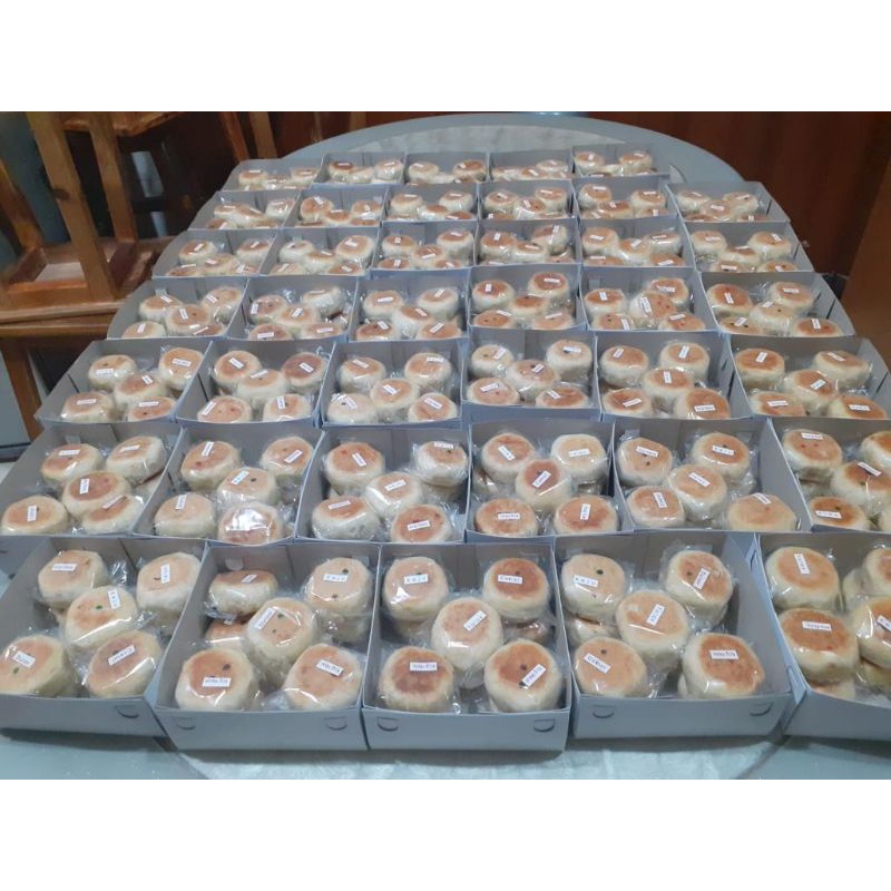 Jual Kue Pia box isi 10 pcs | Shopee Indonesia