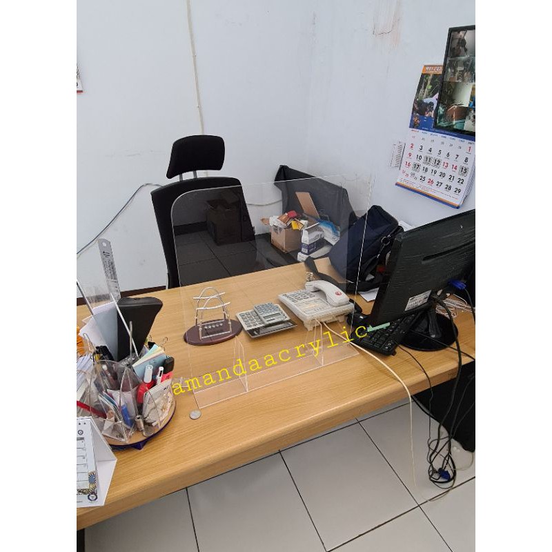 Jual Acrylic CUSTOM Pembatas Meja Kerja 46x50cm (2mm) | Shopee Indonesia