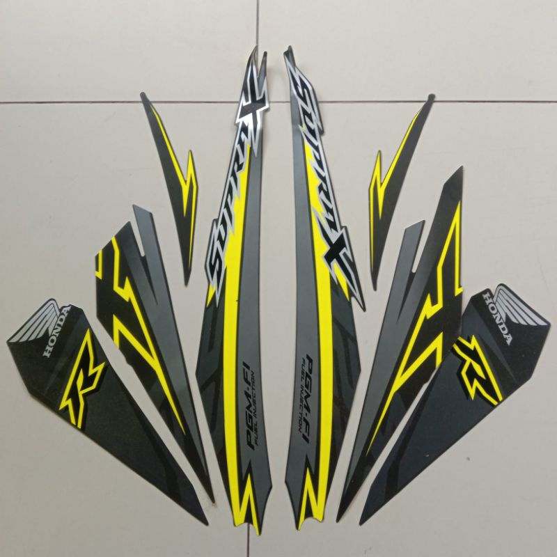 Jual Striping Honda Supra x 125 fi 2018 hitam lis kuning stiker Lis ...
