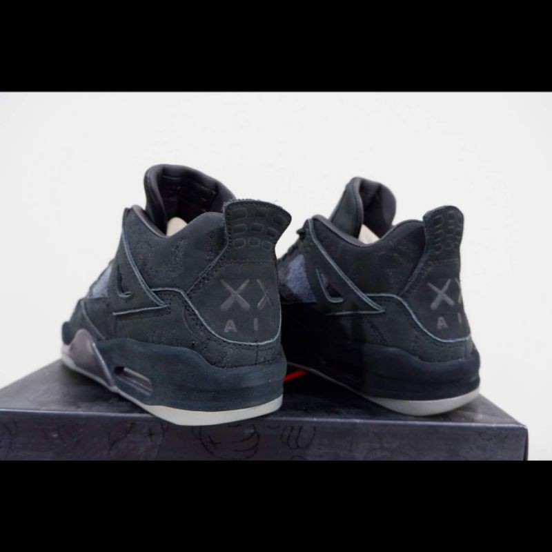 Jual Sneakers Air Jordan 4 LOW Kaws Black | Shopee Indonesia