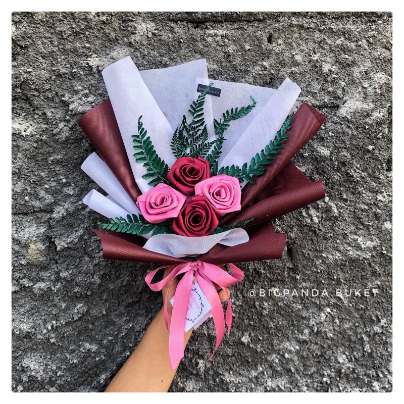 Jual BUKET BUNGA WISUDA / BUKET BUNGA SATIN / HADIAH BUNGA (4 TANGKAI ...