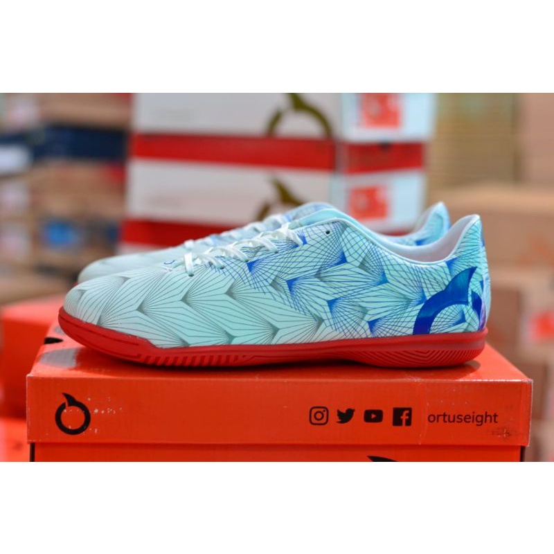Jual Sepatu Futsal ORTUSEIGHT NEUTRON IN - WHITE | Shopee Indonesia