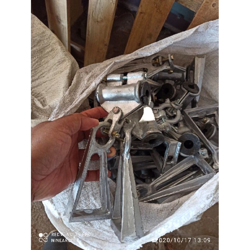 Jual Suspension corong kabel fo / klem accecoris tiang fo MURAH ...