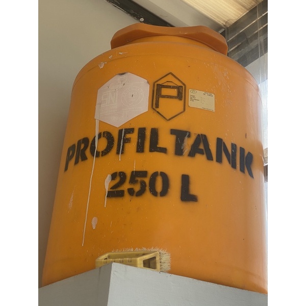 Jual Tandon air profil tank 250 liter kondisi seperti foto masi bagus ...