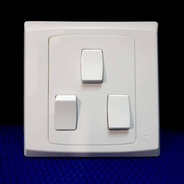 Jual Saklar Triple MK S8873W1WHI | Shopee Indonesia
