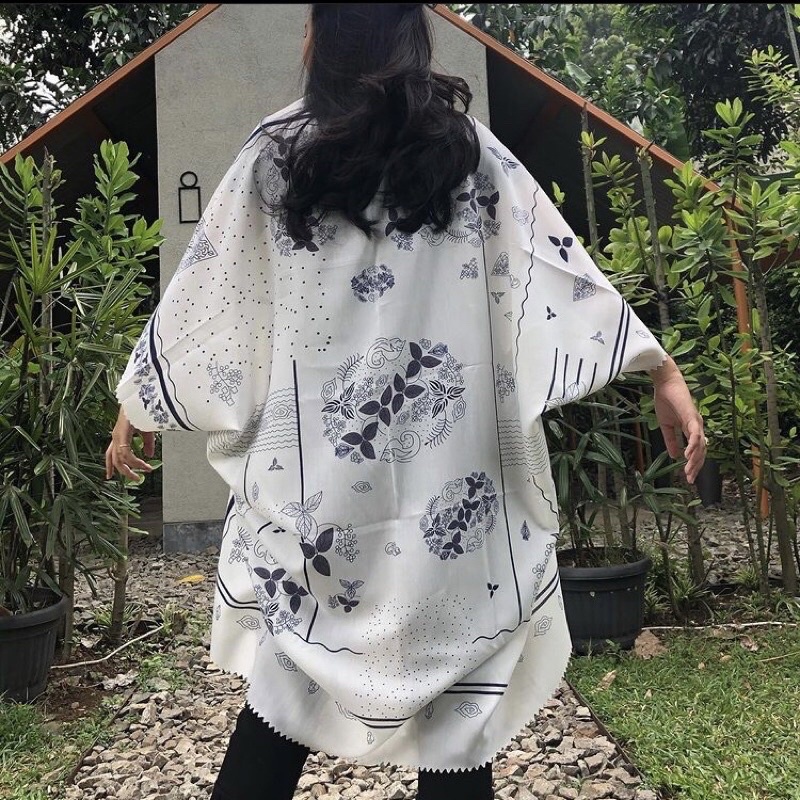 Jual OUTER SCARF ARINDRA WHITE READY (COD) | Shopee Indonesia