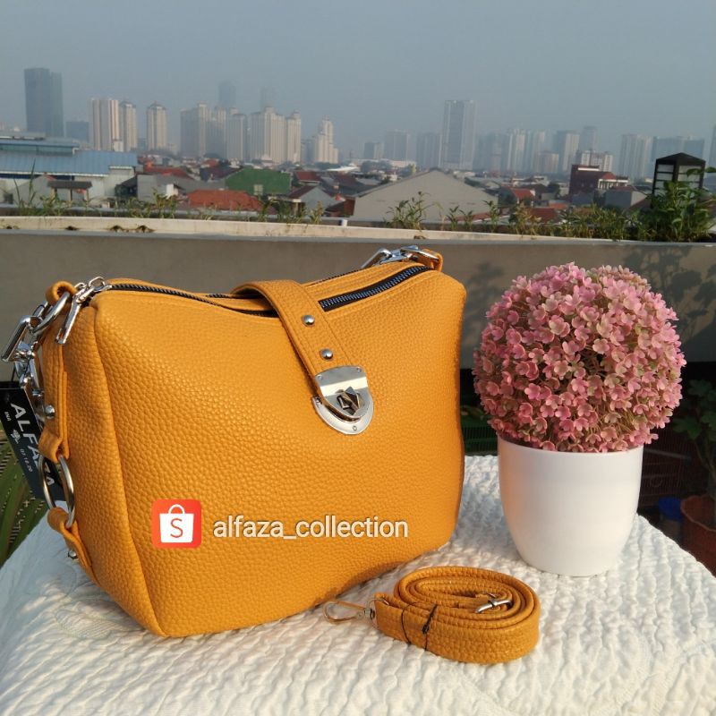 Jual ALFAZA Tas Selempang Wanita 2 Ruang Rantai Tebal model terbaru ...