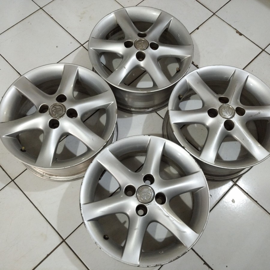 Jual velg mobil bekas r15 lubang baut 4x100 copotan oem toyota altis | Shopee Indonesia