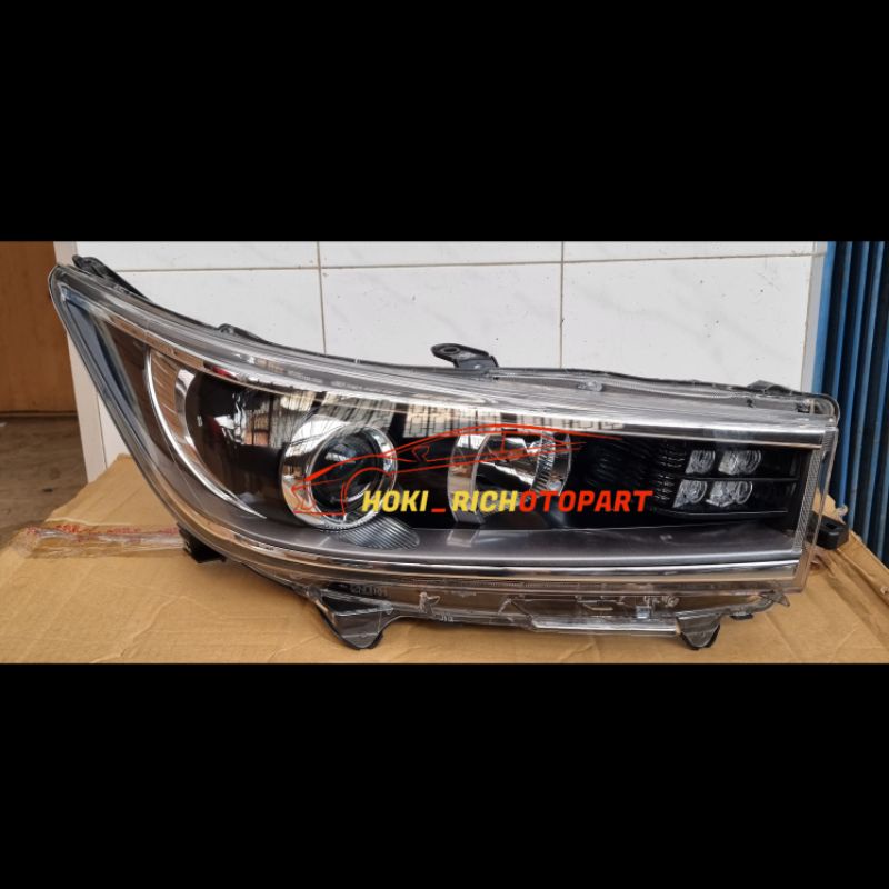 Jual Headlamp Lampu Depan Innova reborn Tipe V harga satuan 0KC31 ...