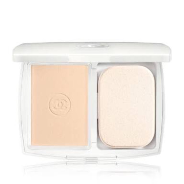 Jual Chanel Le Blanc Light Creator Whitening Compact Foundation SPF25 ...