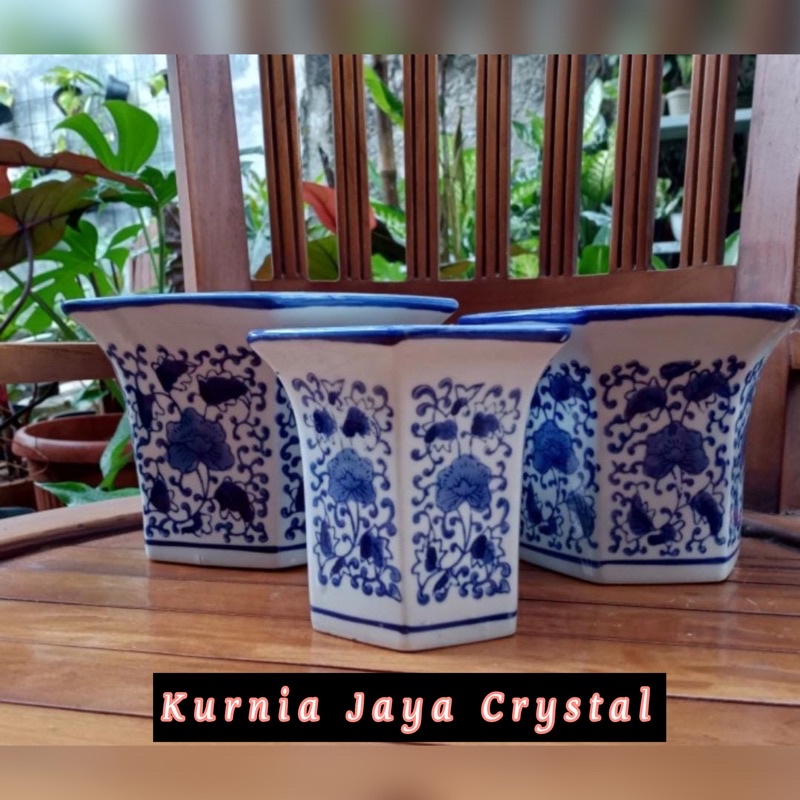 Jual Pot tanaman keramik biru putih segi enam ukuran 20cm, 15cm, 10cm 1 set isi 3 pcs | Shopee ...