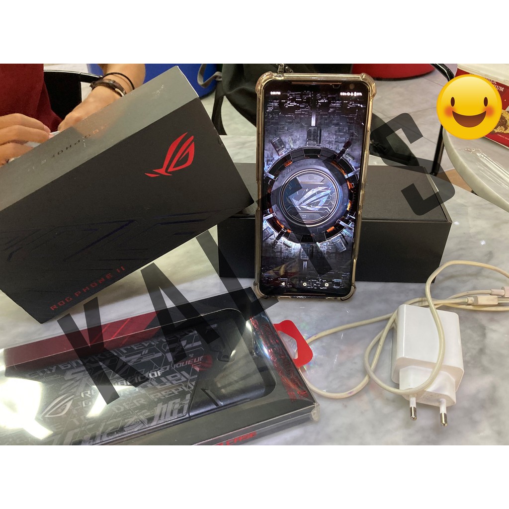 Jual Asus ROG Phone 2 (II) NFC 8/128 + Lightning Armor Case (Bekas ...