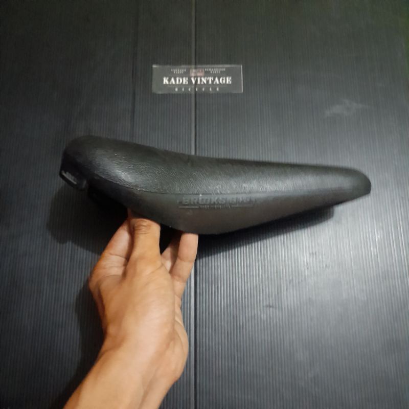 Jual Sadel Brooks B18 saddle jok jadul plastik vintage Made in England ...