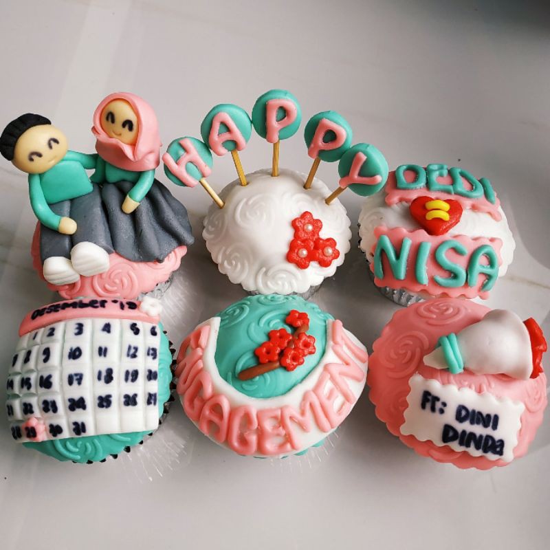 Jual kue lamaran custom request fondant enak | Shopee Indonesia Jual kue lamaran custom request fondant enak | Shopee Indonesia